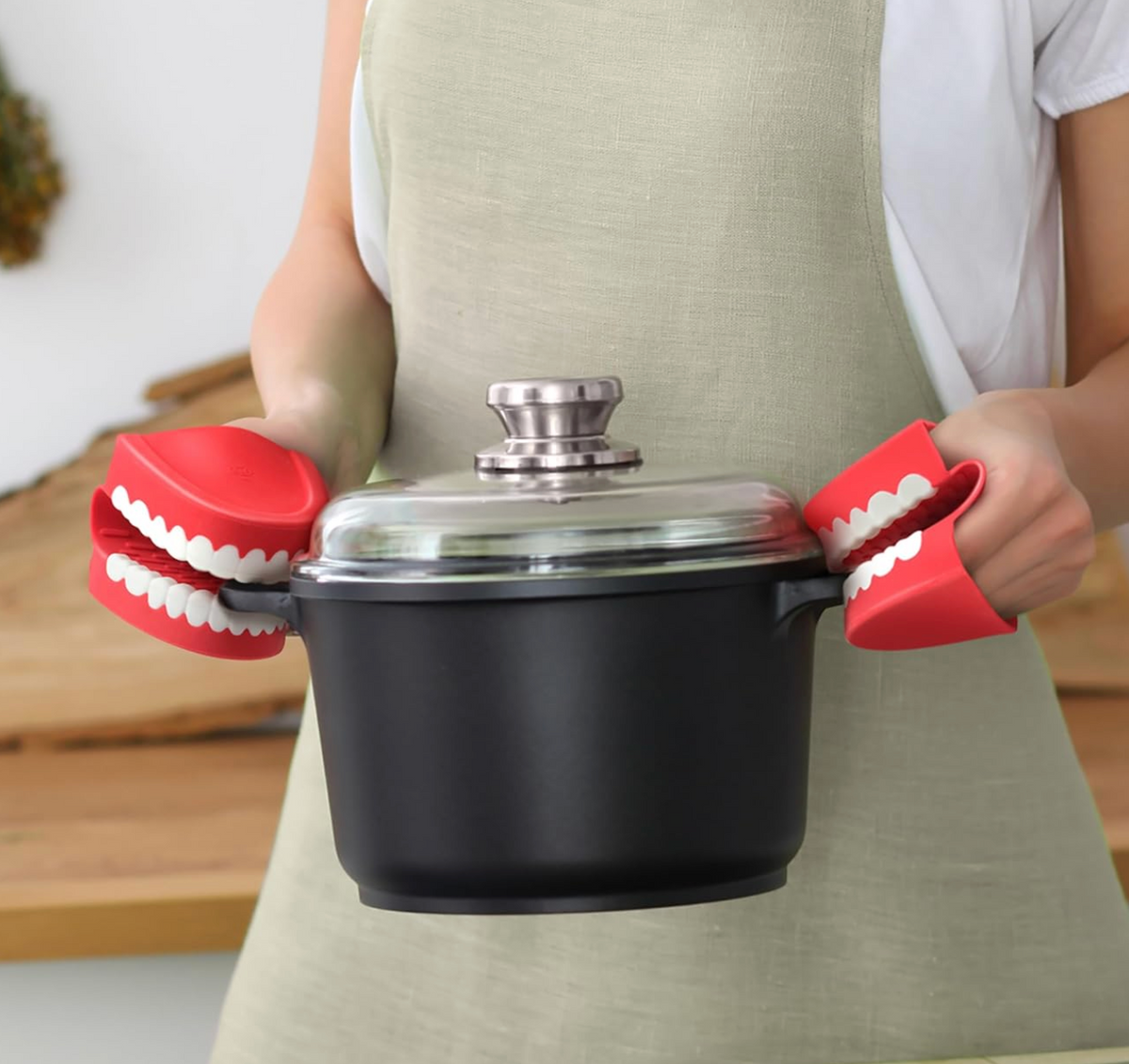 Chomp Pot Holders – World of Mirth